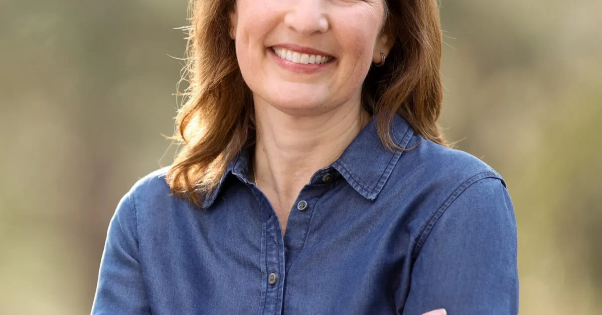 Kim Schrier 🤝 Anti-Police Groups - Congressional Leadership Fund
